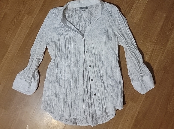 JM Collection | Tops | Jm Collection White Crinkle Blouse With Gold ...